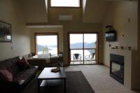 Moon Water Lodge - Malahat, BC Hotels